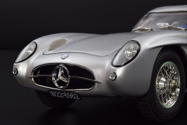 REVIEW: CMC Mercedes-Benz 300 SLR Coupé (Blue interior ...