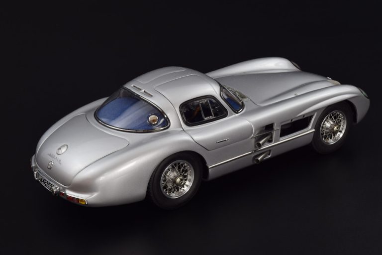 REVIEW: CMC Mercedes-Benz 300 SLR Coupé (Blue interior ...