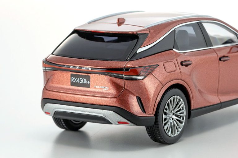 Kyosho Diecast 1:43 Lexus RX450h+/RX500 F Sport • DiecastSociety.com