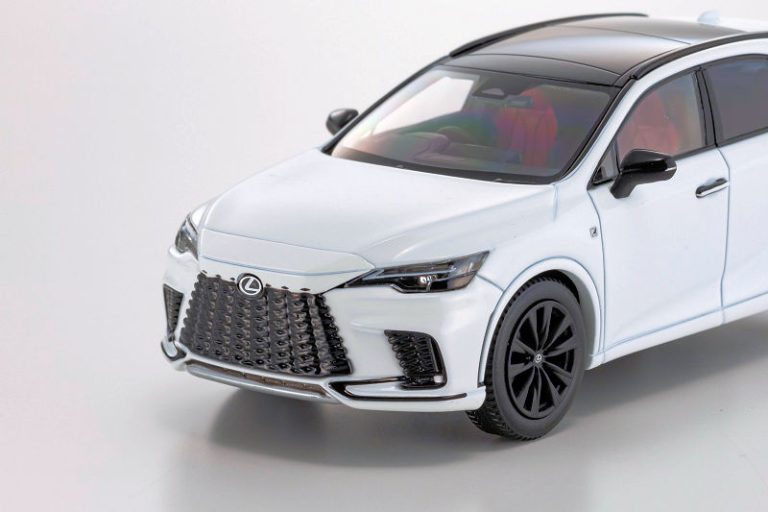 Kyosho Diecast 1:43 Lexus RX450h+/RX500 F Sport • DiecastSociety.com