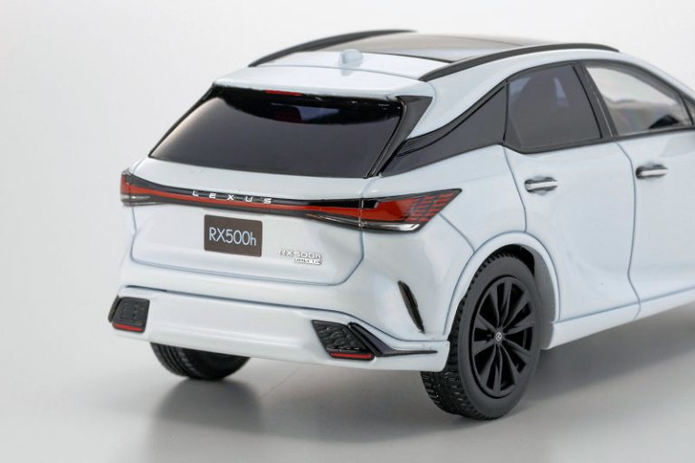 Kyosho Diecast 1:43 Lexus RX450h+/RX500 F Sport • DiecastSociety.com
