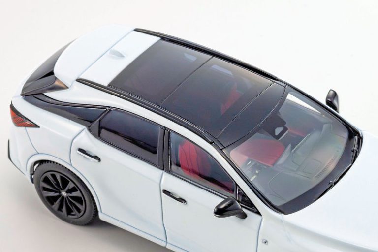 Kyosho Diecast 1:43 Lexus RX450h+/RX500 F Sport • DiecastSociety.com