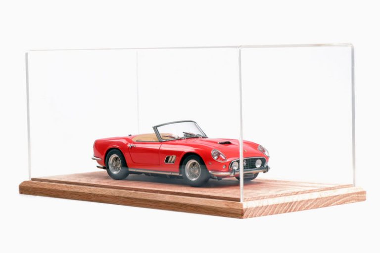display-case-oak-1 • DiecastSociety.com