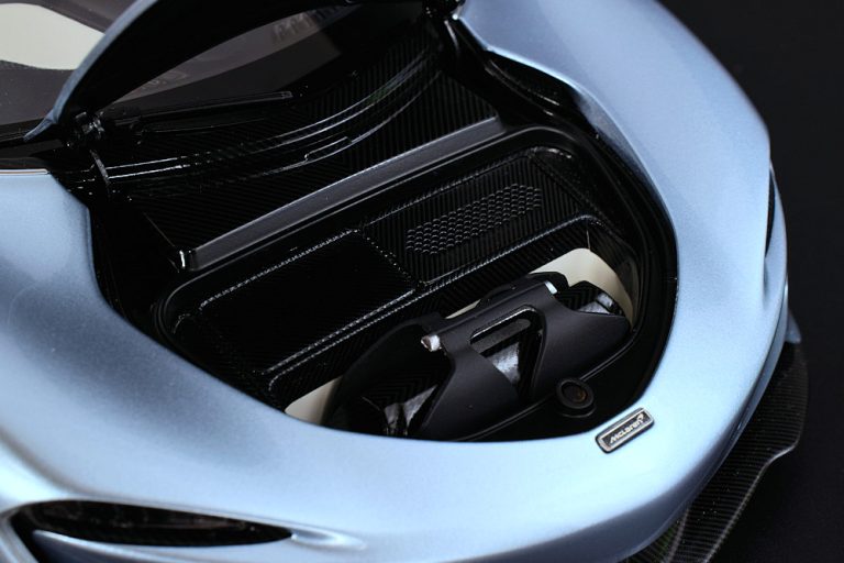 REVIEW: AUTOart McLaren Speedtail • DiecastSociety.com