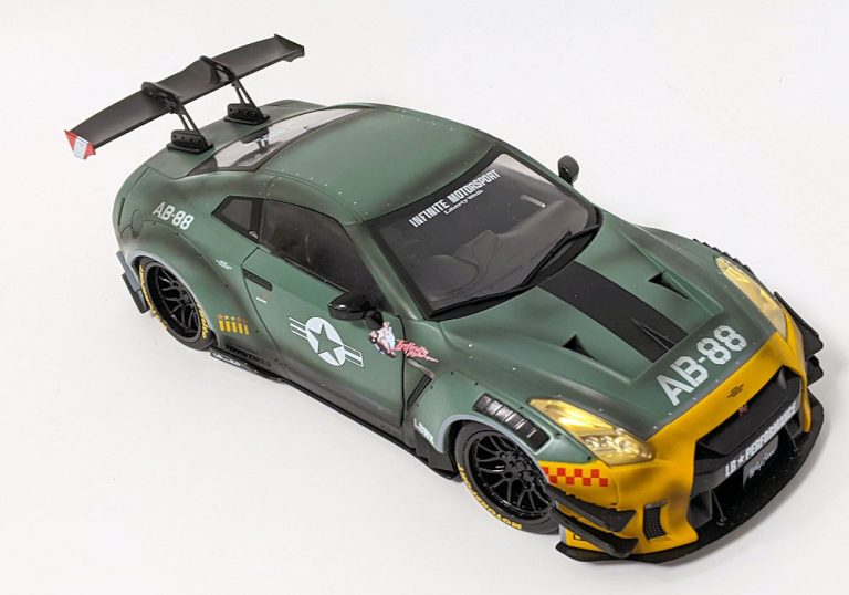 REVIEW: Solido Nissan GT-R R35 LBWK Army Fighter • DiecastSociety.com