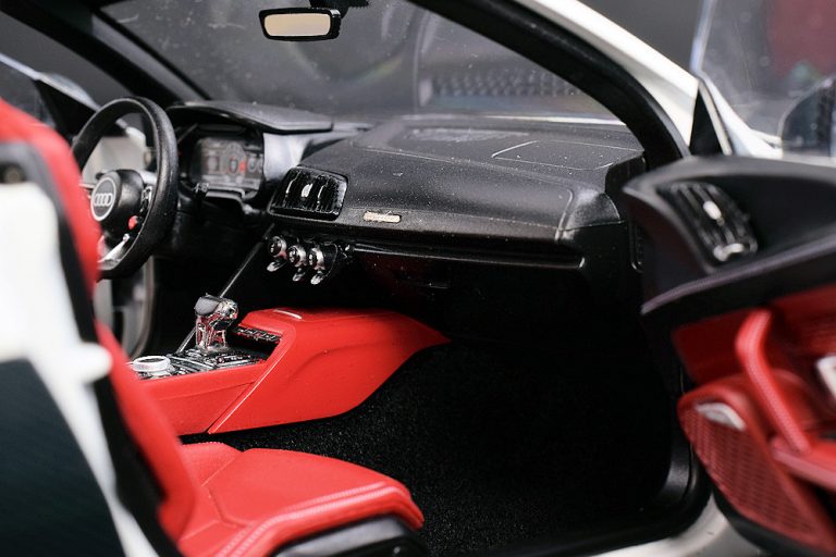 REVIEW: Kengfai Audi R8 V10 Spyder • DiecastSociety.com