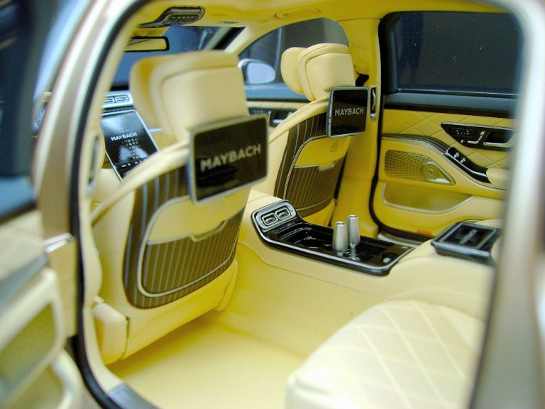 REVIEW: Almost Real vs Norev Mercedes Maybach S 680 • DiecastSociety.com