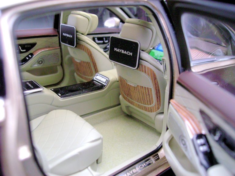 REVIEW: Almost Real vs Norev Mercedes Maybach S 680 • DiecastSociety.com