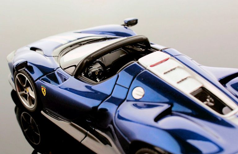 Looksmart Ferrari Daytona SP3 O.R. - Nuovo Blu Elettrico ...