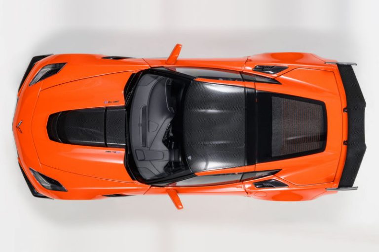 FIRST LOOK: AUTOart Corvette C7 ZR1/Dodge Challenger (UPDATE ...