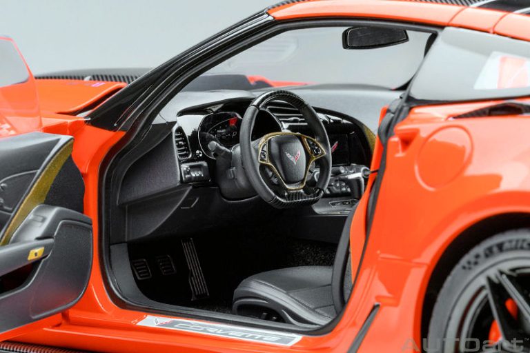 FIRST LOOK: AUTOart Corvette C7 ZR1/Dodge Challenger (UPDATE ...