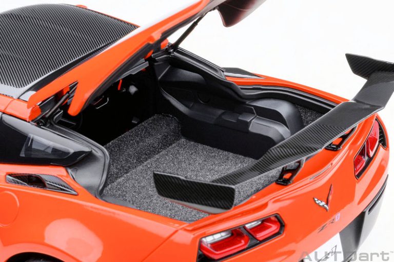 FIRST LOOK: AUTOart Corvette C7 ZR1/Dodge Challenger (UPDATE ...