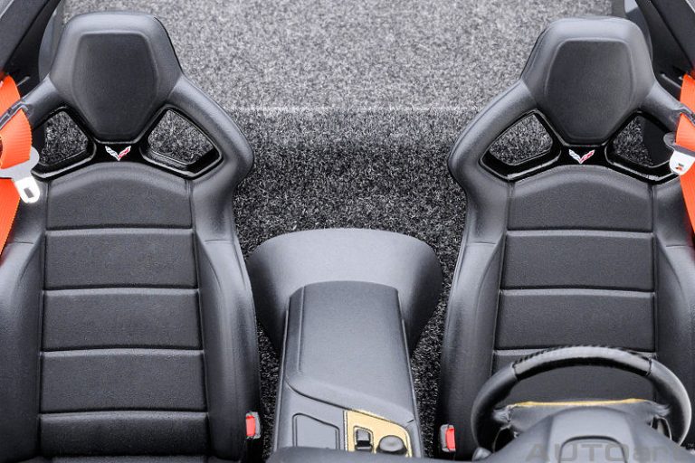 FIRST LOOK: AUTOart Corvette C7 ZR1/Dodge Challenger (UPDATE ...