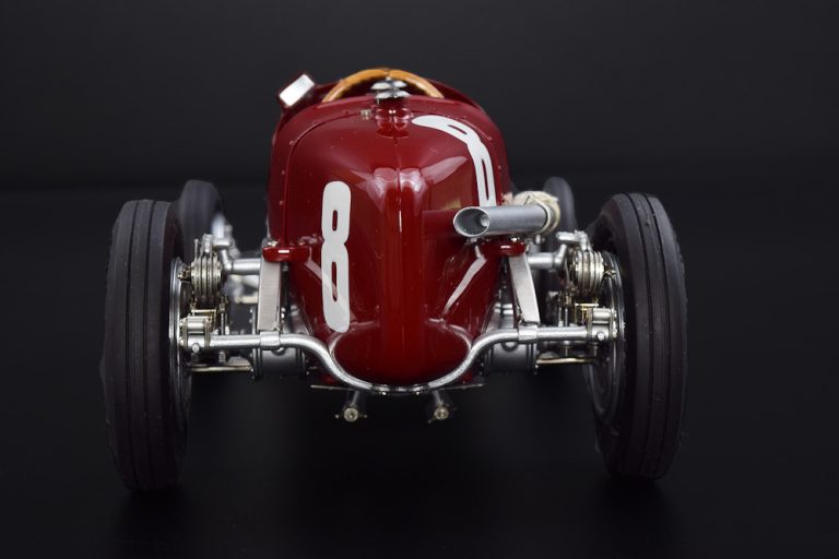 PHOTO GALLERY: CMC Alfa Romeo P3 Nuvolari, Winner... • DiecastSociety.com