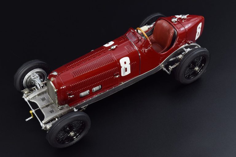 PHOTO GALLERY: CMC Alfa Romeo P3 Nuvolari, Winner... • DiecastSociety.com