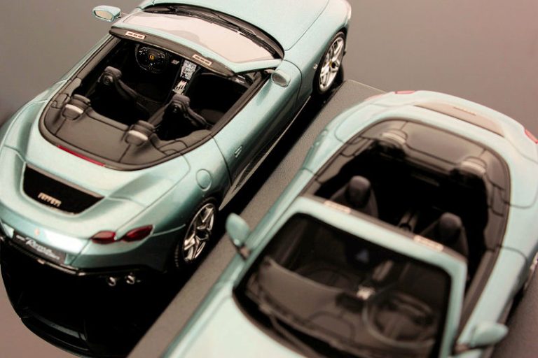 New Colour Looksmart Ferrari Roma Spider - Celeste Trevi ...