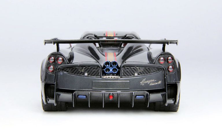 LCD _ Pagani Huyara Roadster BBC7 • DiecastSociety.com