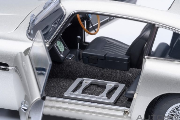 AUTOart Aston Martin DB5 “Goldfinger” (GADGETS ADDED!) • DiecastSociety.com