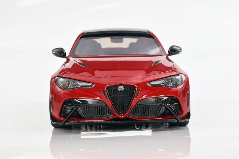 REVIEW: MotorHelix Alfa Romeo Giulia GTA • DiecastSociety.com