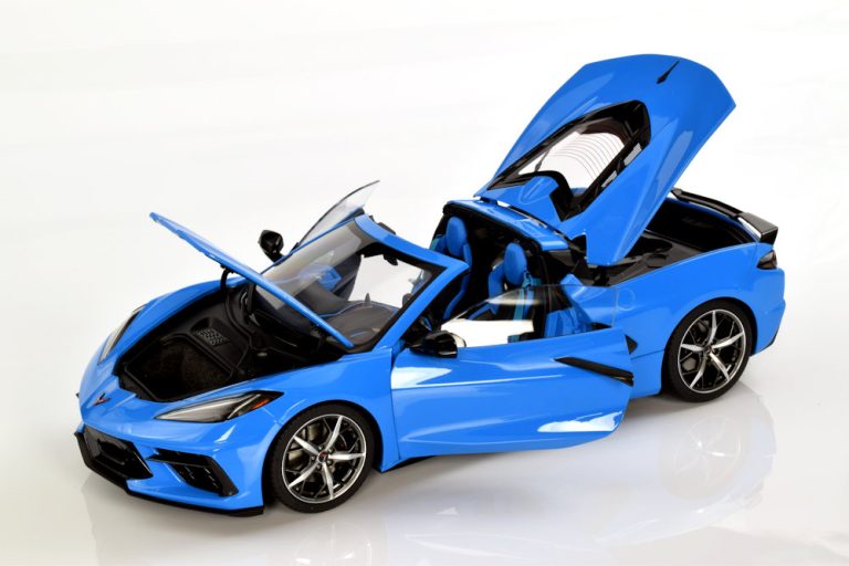 REVIEW: AUTOart Corvette (C8) Stingray • DiecastSociety.com