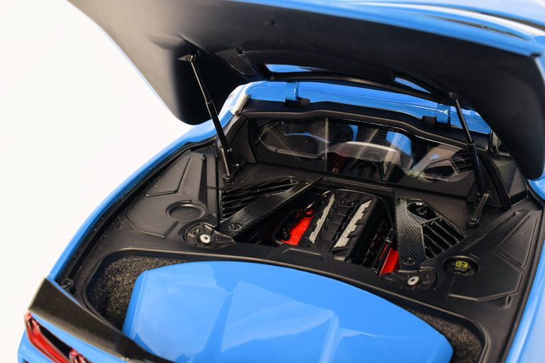 REVIEW: AUTOart Corvette (C8) Stingray • DiecastSociety.com