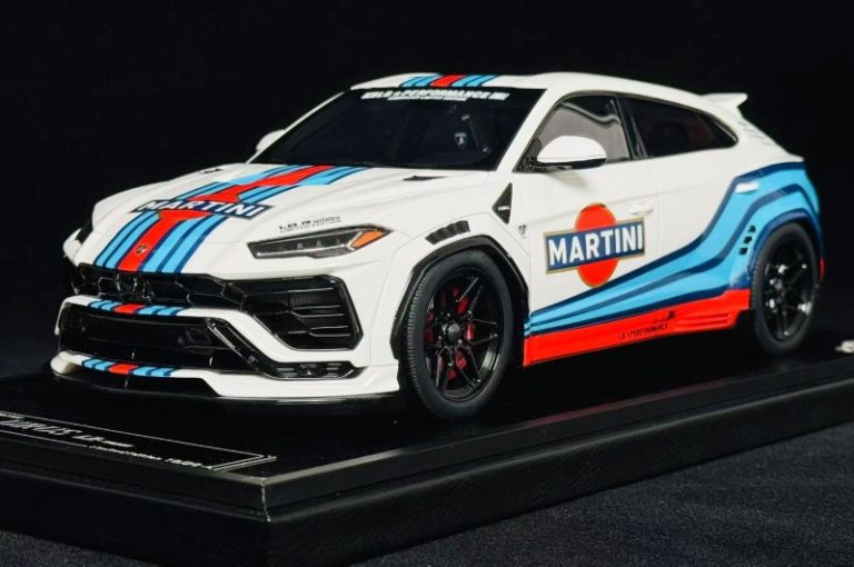 VIP Models LBWK Urus • DiecastSociety.com